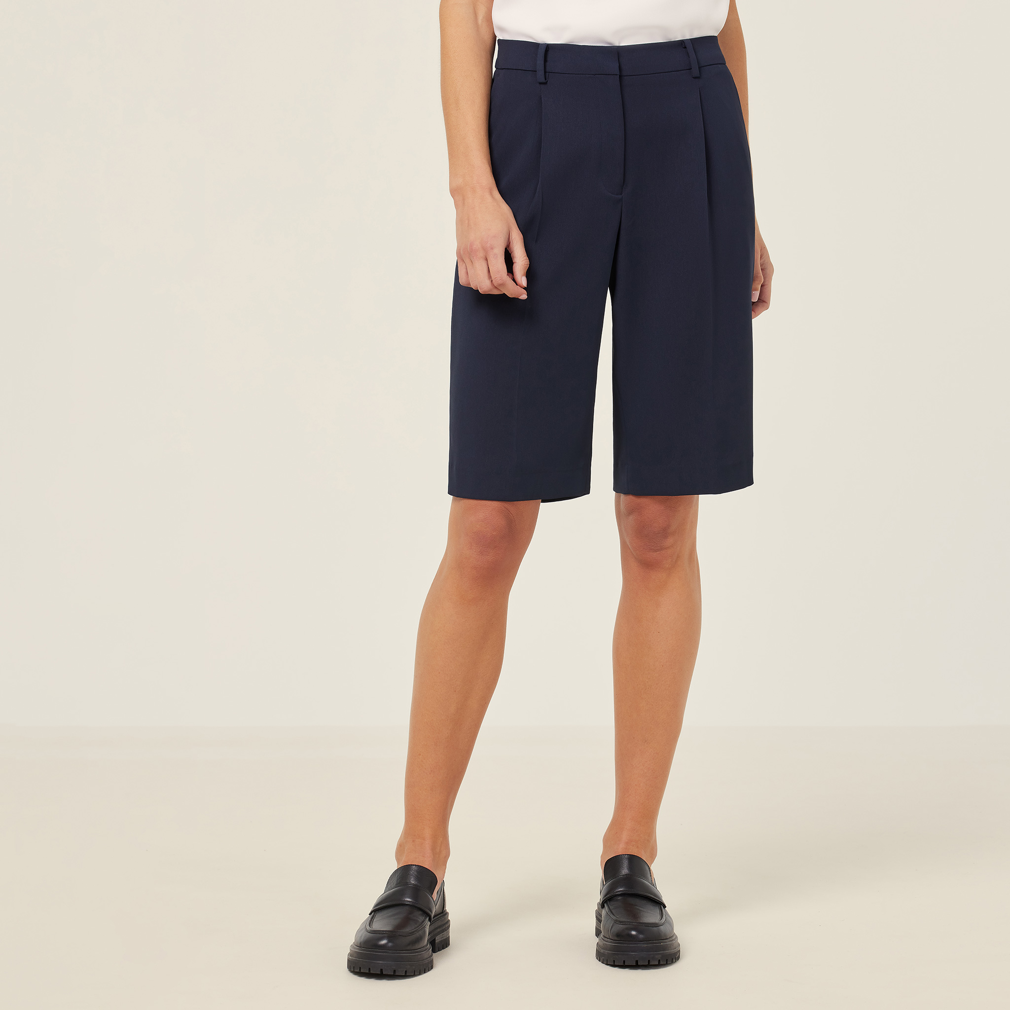 Crepe Stretch Relaxed Short, navy | NNT Uniforms